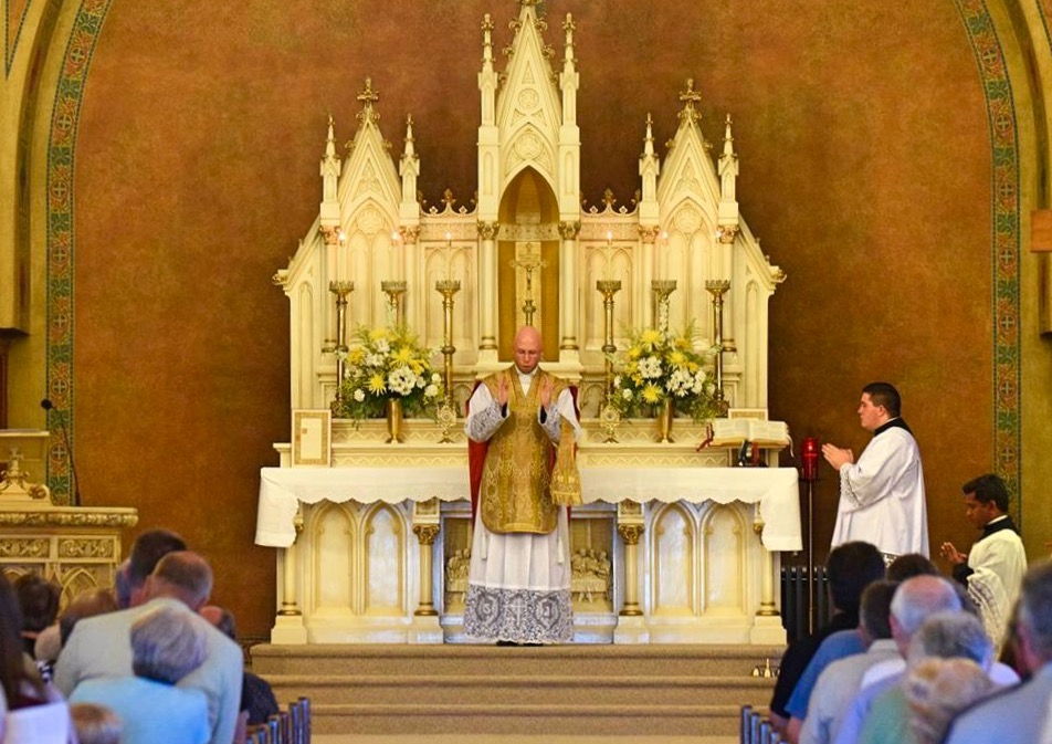 The Seven Turns in the Traditional Mass | liturgy guy